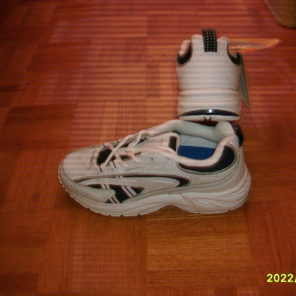 Dr. Scholl's | Shoes | Dr Scholls Dynastep Leather Sneakers Size 52 M ...